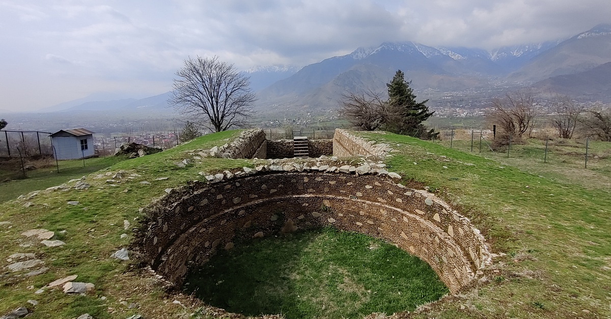 Round Apsidal Shrine, Harwan Monastery - World History Encyclopedia