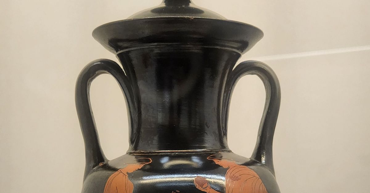 Attic Red-Figure Nolan Amphora - World History Encyclopedia