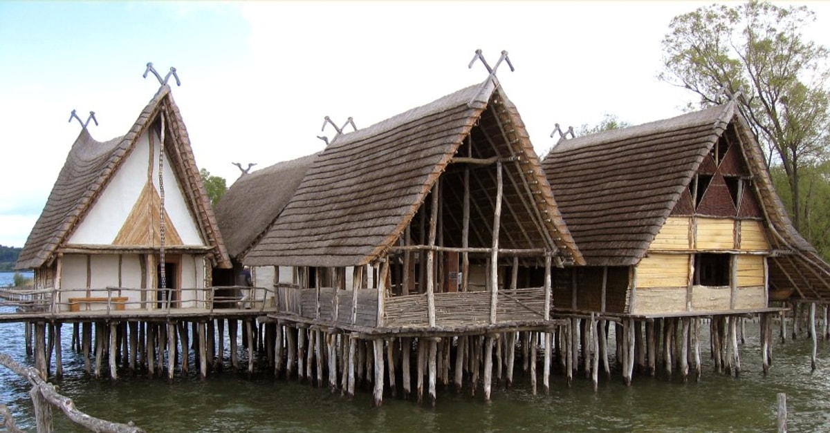Bronze Age Village Reconstruction - World History Encyclopedia
