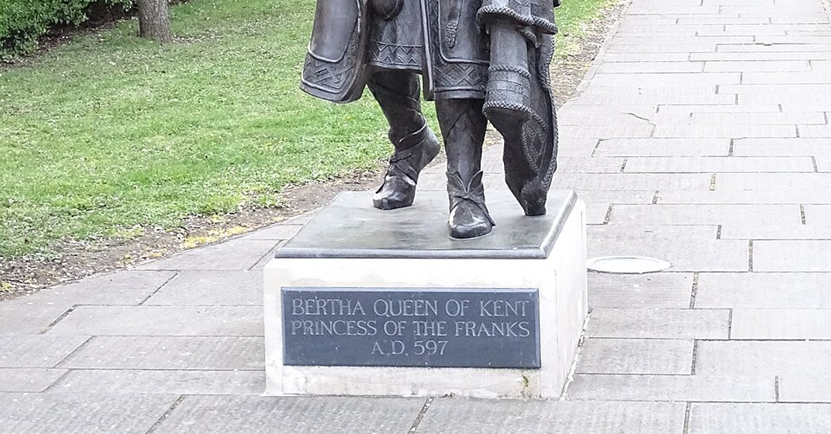Statue of Queen Bertha of Kent - World History Encyclopedia