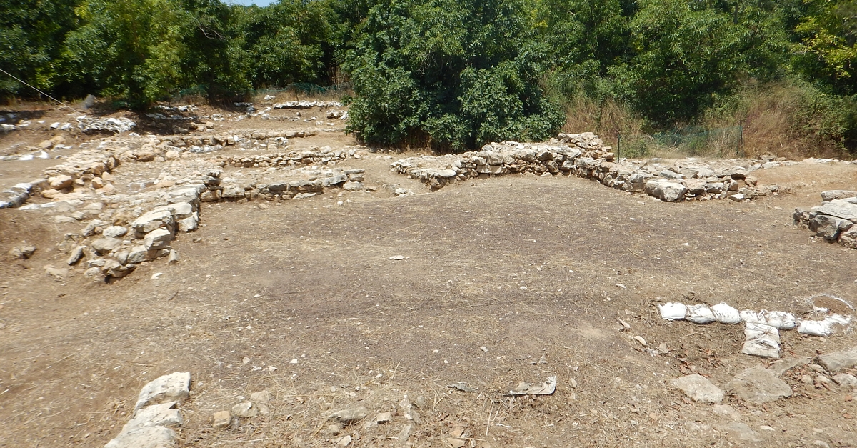 Ceremonial Hall 611, Tel Kabri - World History Encyclopedia