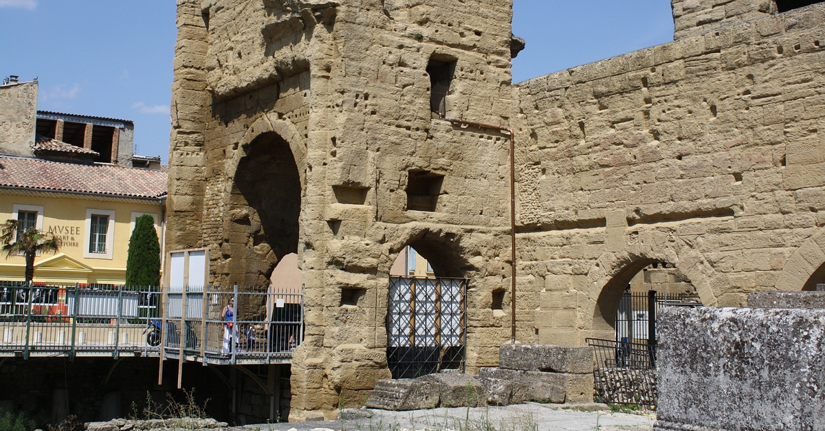 Entrance Arch, Theatre of Orange - World History Encyclopedia