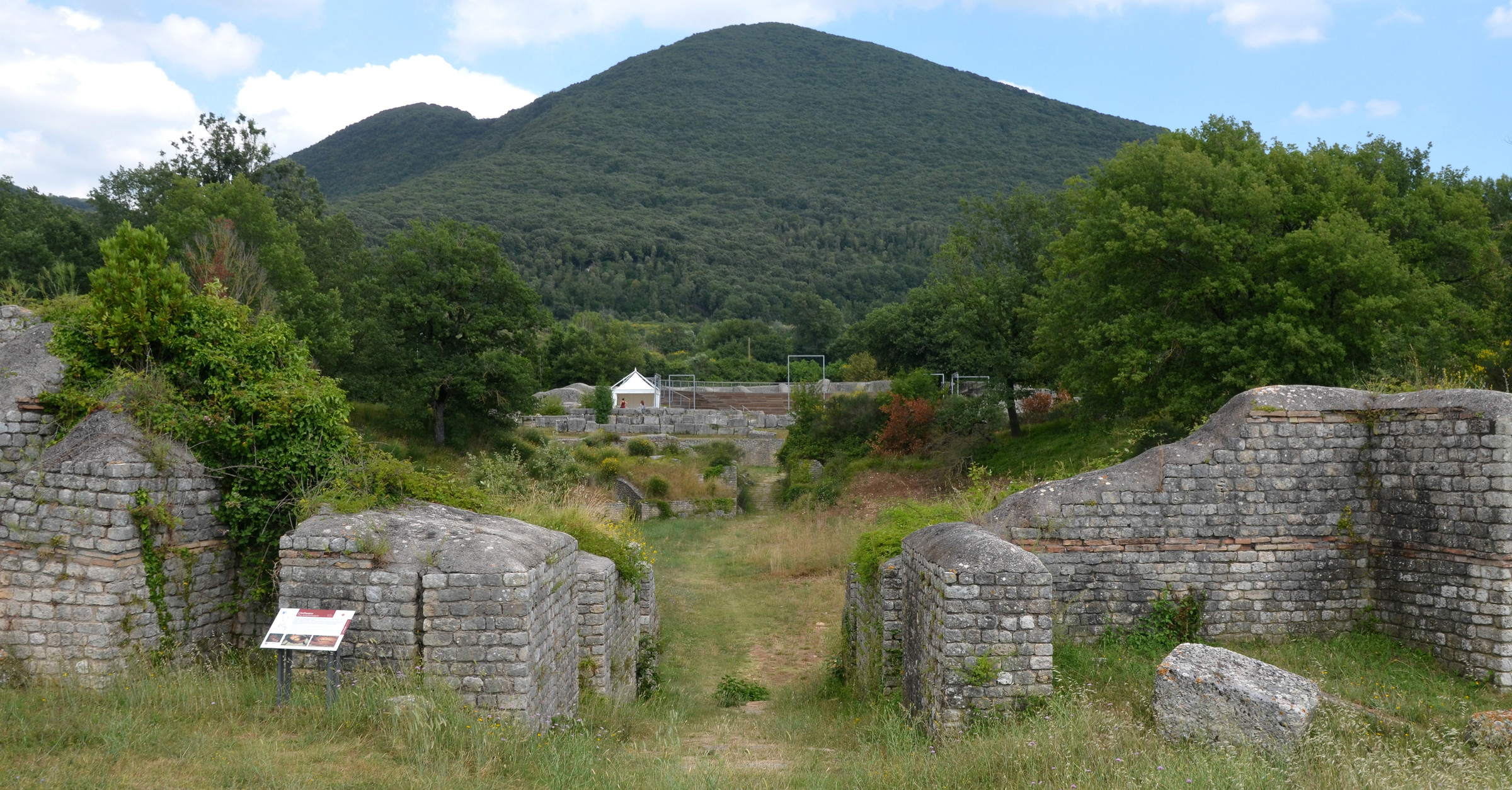 Roman Amphitheatre of Carsulae, Italy - World History Encyclopedia