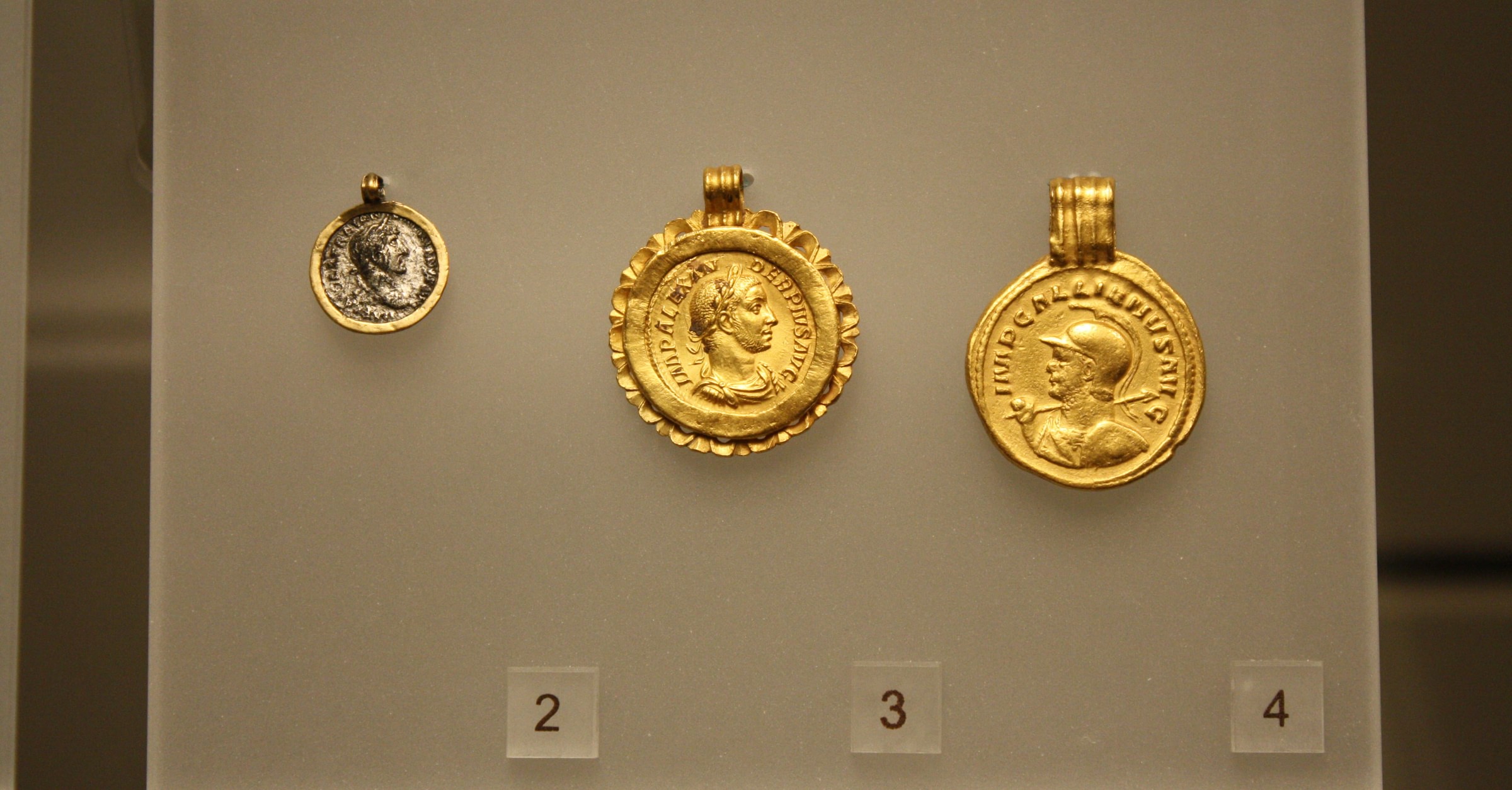 Roman Gold Pendants - World History Encyclopedia