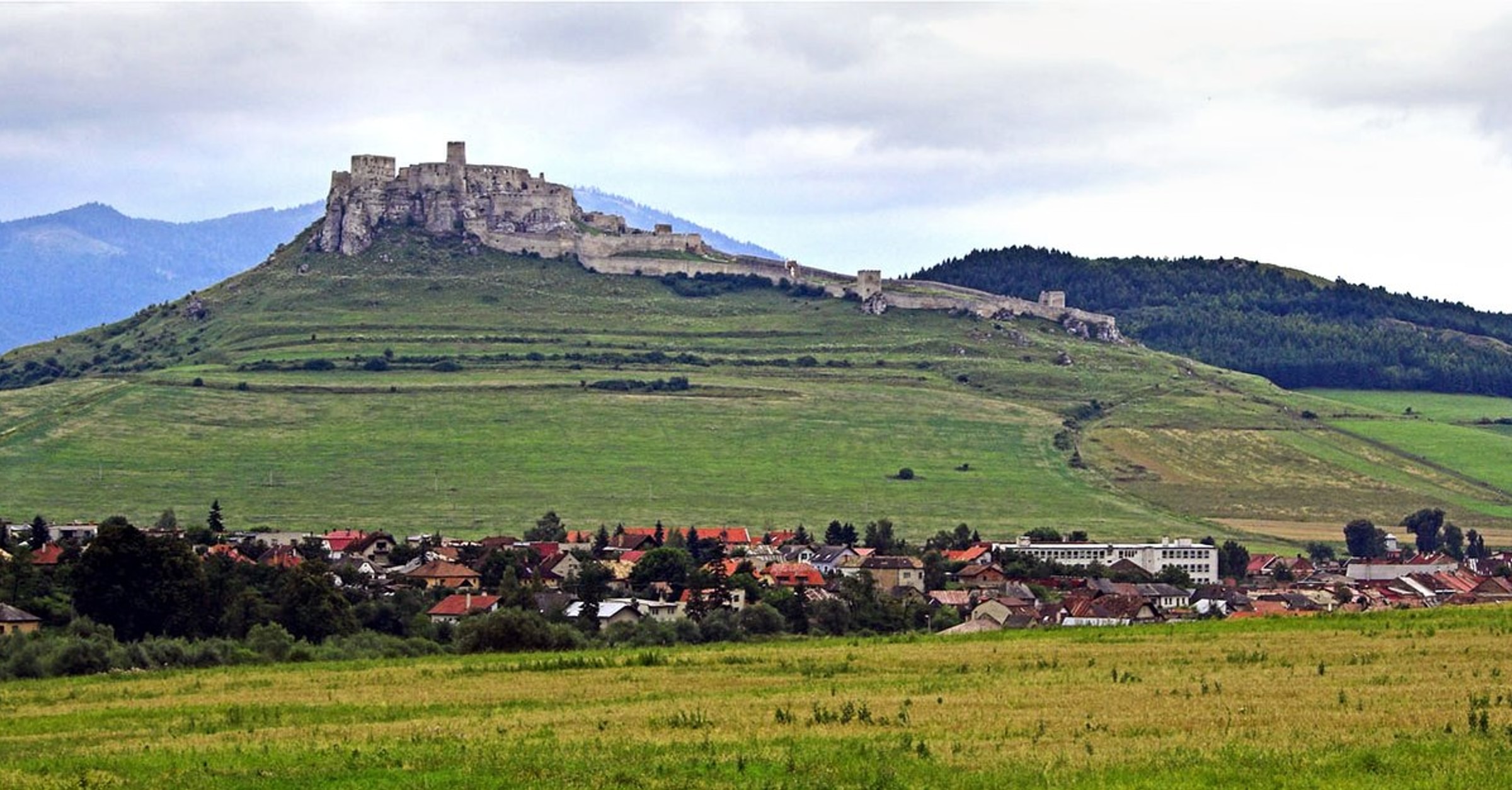 The ruins of Spiš Castle - World History Encyclopedia