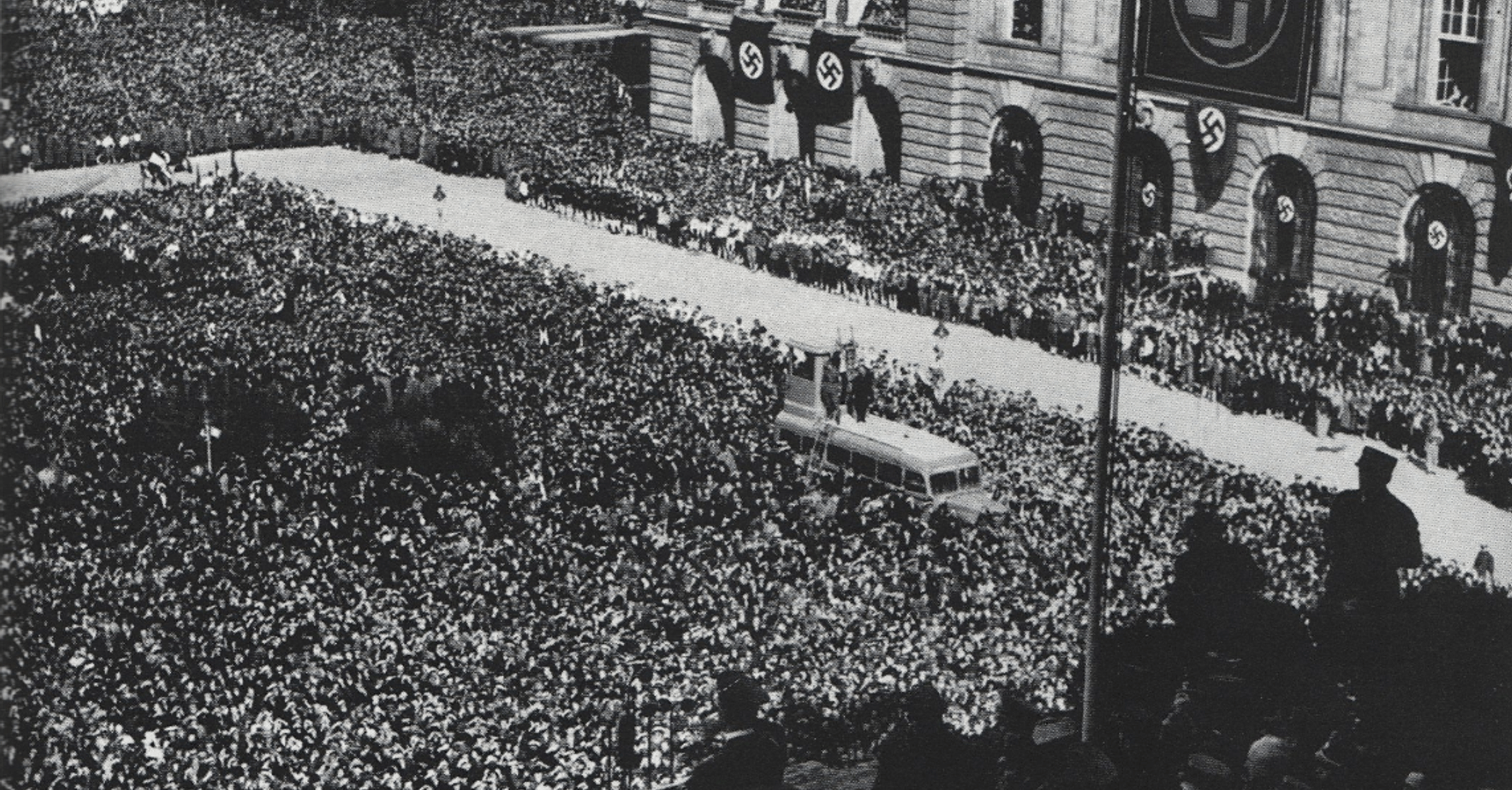 Pro-Nazi Crowd in Vienna, March 1938 - World History Encyclopedia