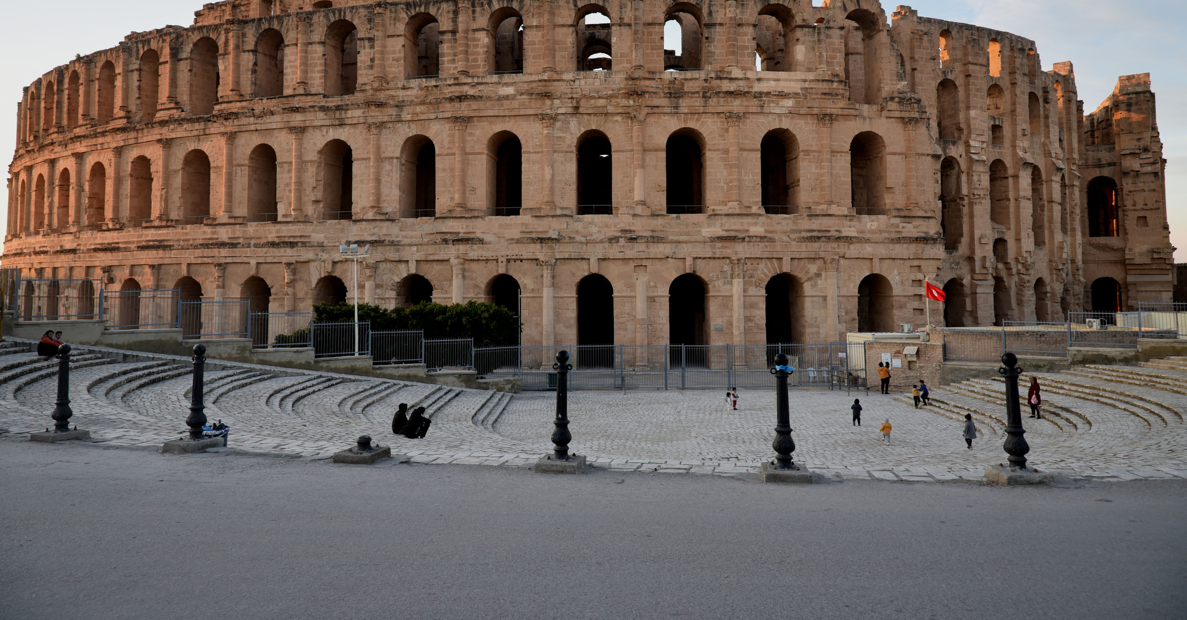 Amphitheatre of El Djem Exterior - World History Encyclopedia