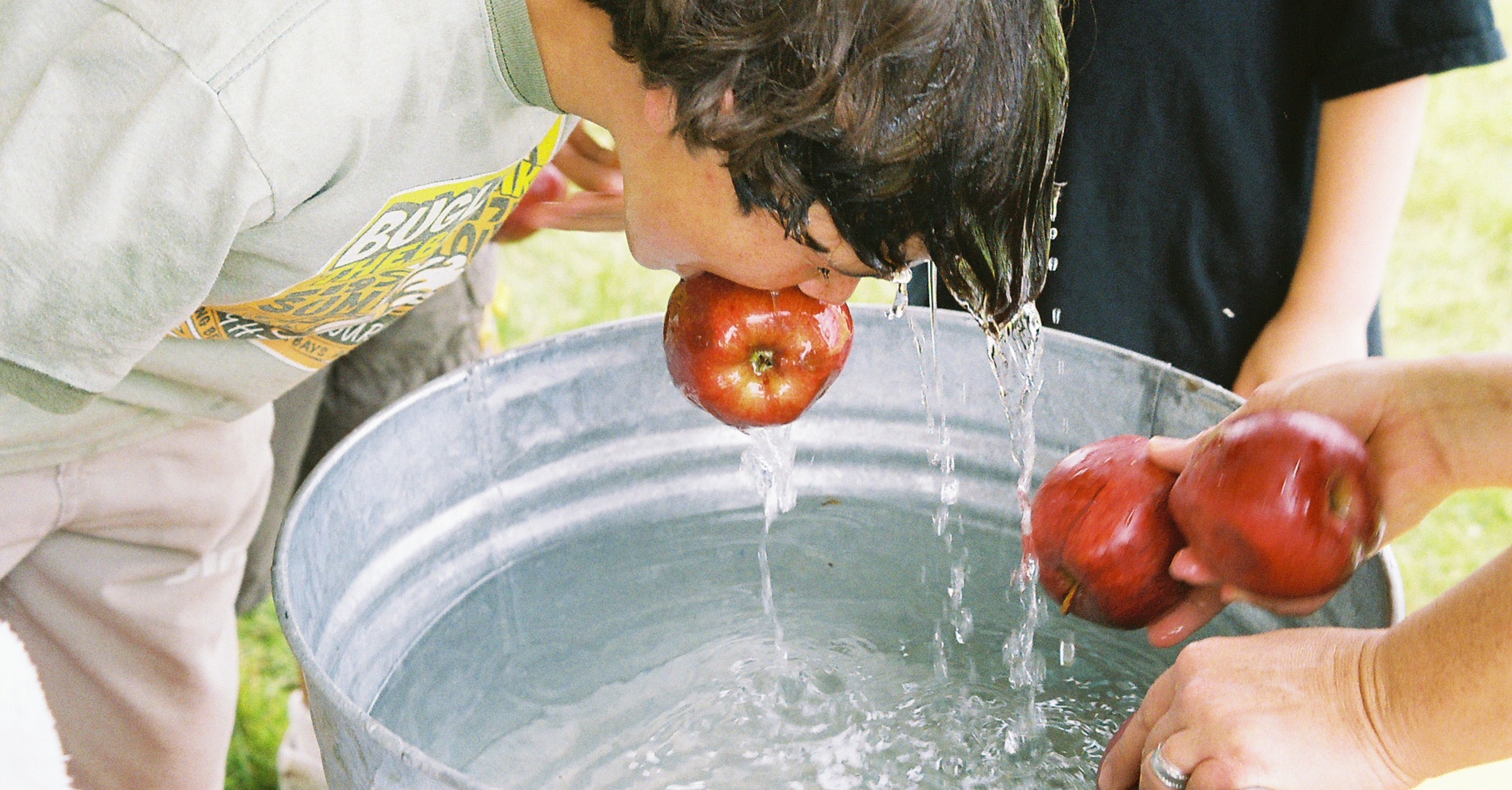 Apple Bobbing: An Old Halloween Tradition - World History Encyclopedia