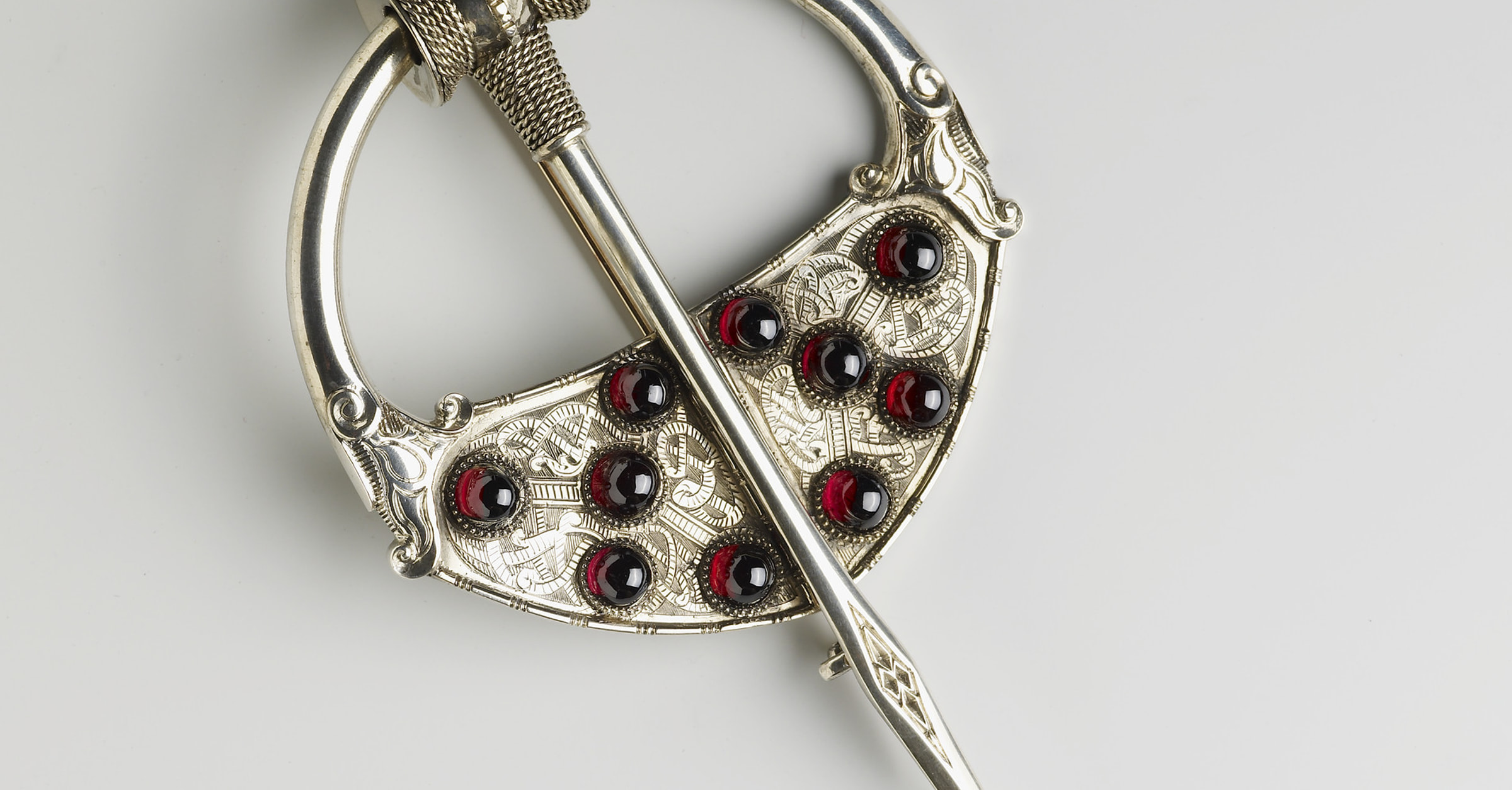 Celtic Brooch Given by Prince Albert to Queen Victoria - World History ...