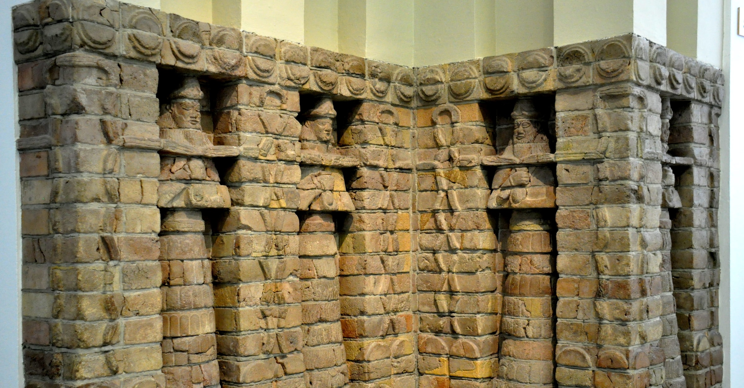 Facade of Inanna's Temple at Uruk - World History Encyclopedia