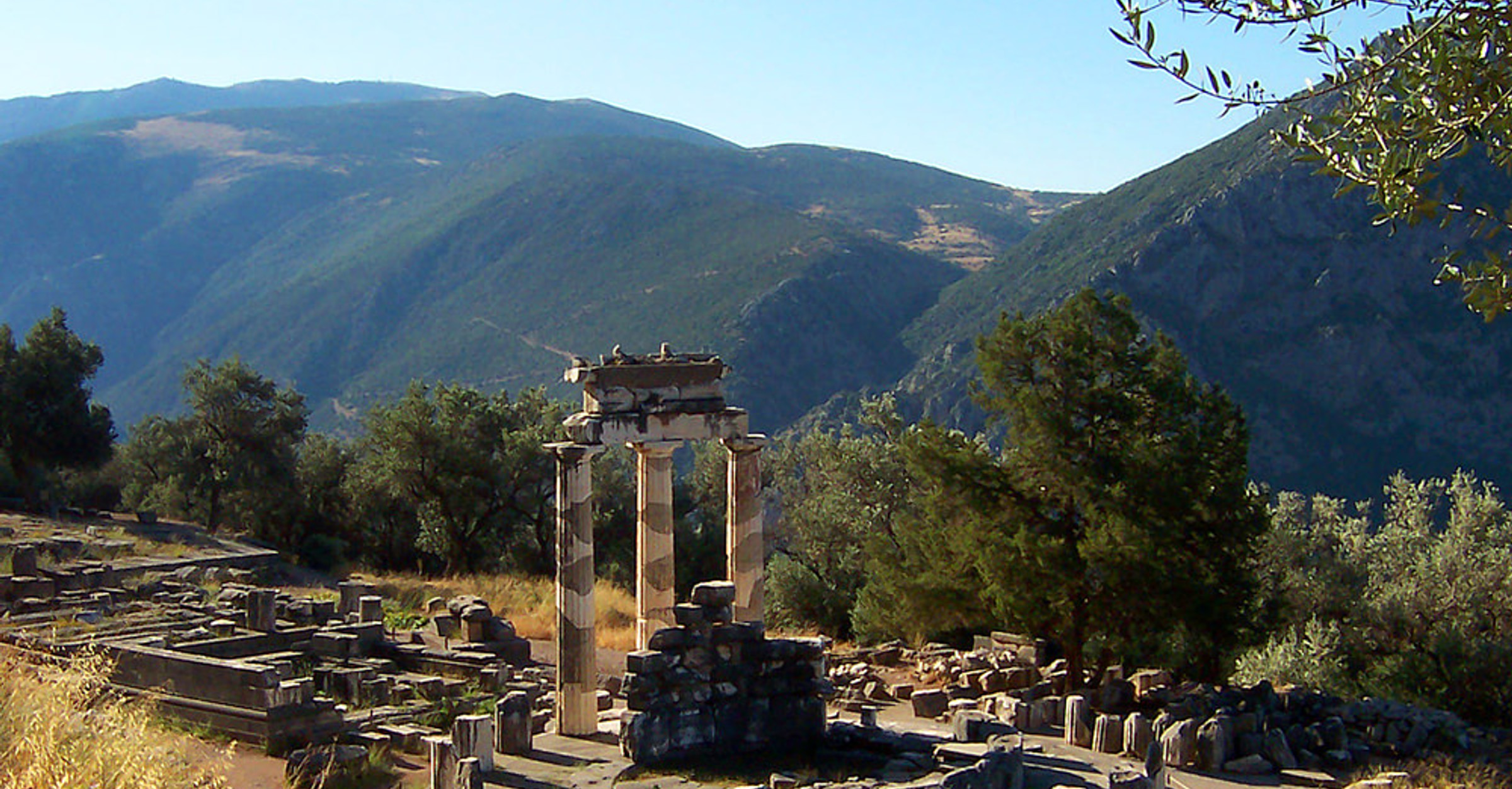 Sanctuary of Apollo in Delphi - World History Encyclopedia