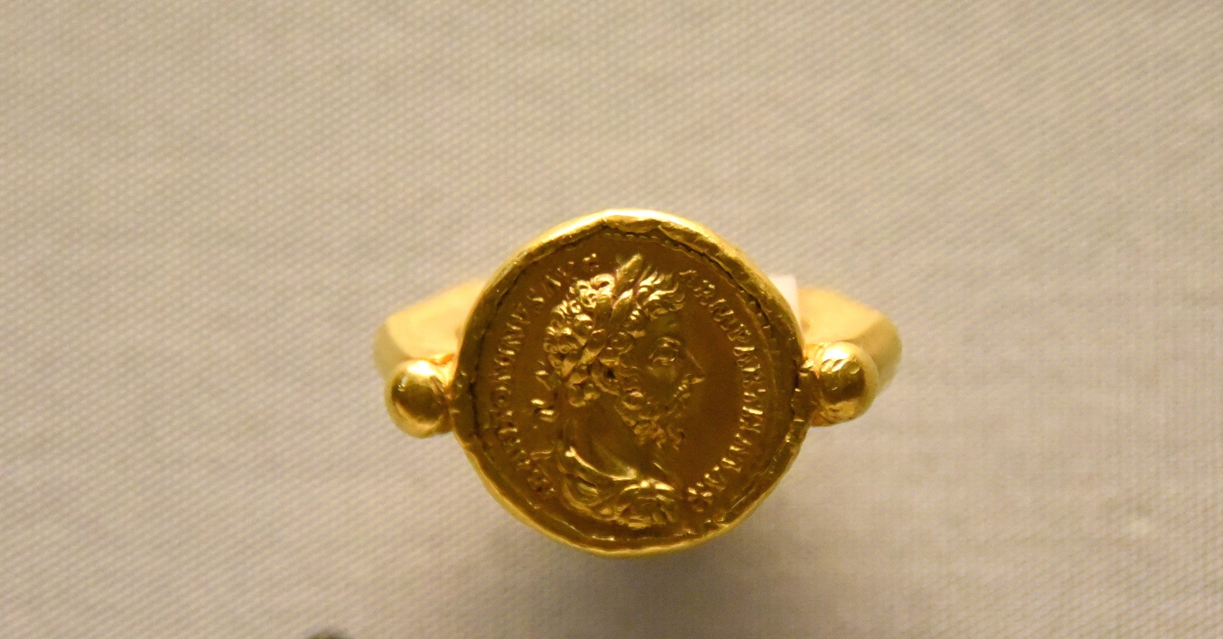 Gold ring with Coin of Emperor Marcus Aurelius - World History Encyclopedia