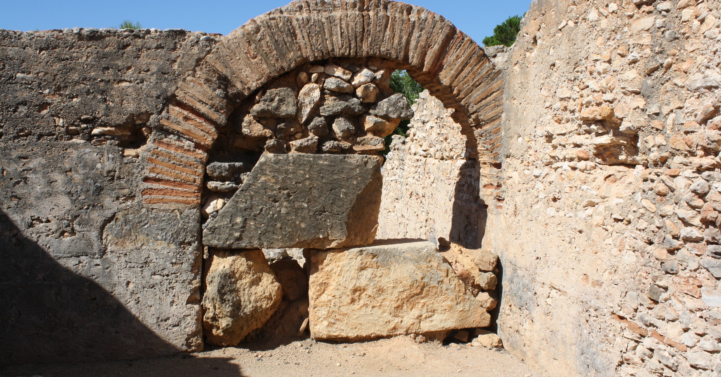 Roman Baths Furnace - World History Encyclopedia