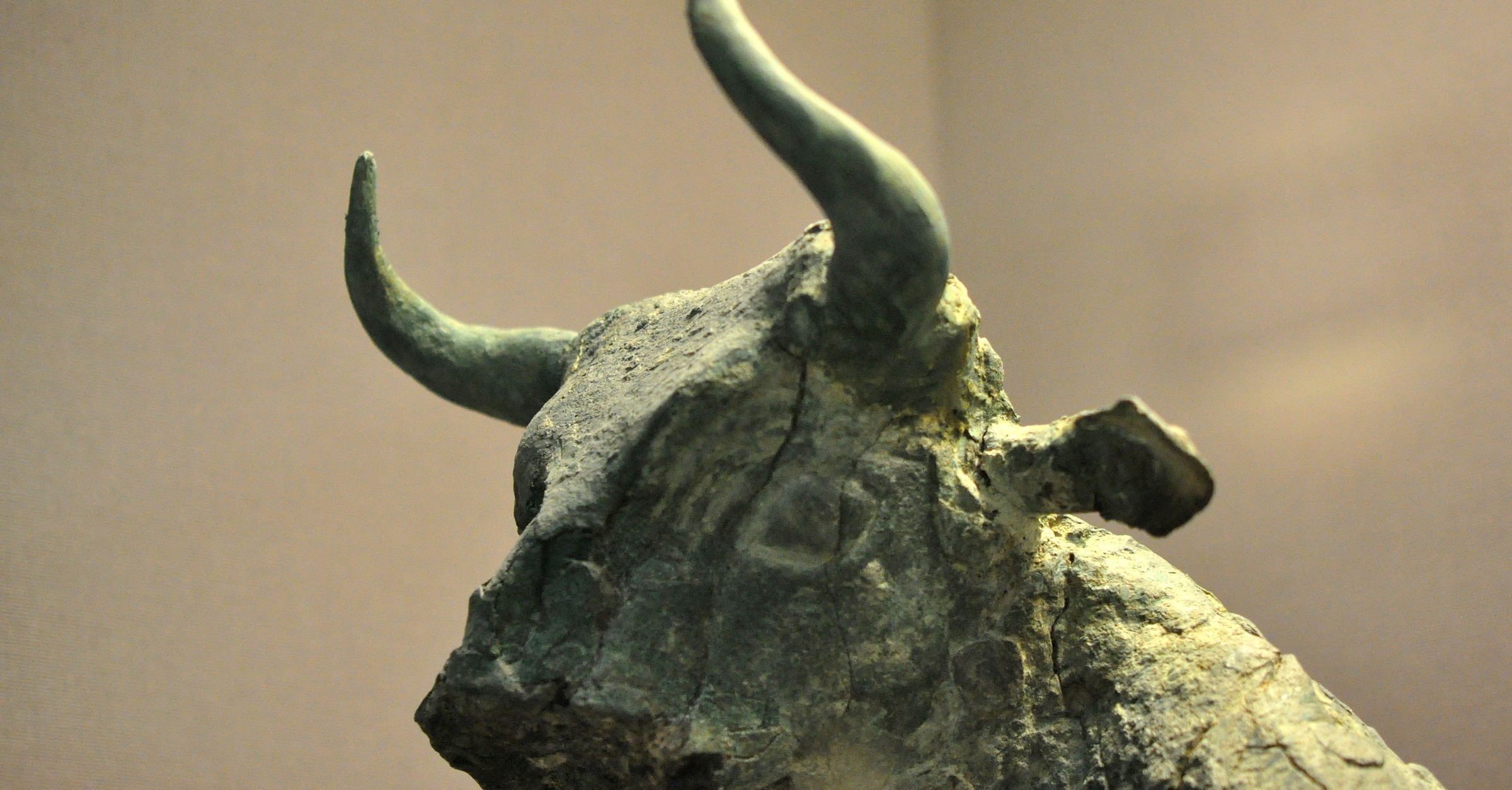 Bull's head from the Temple of Ninhursag - World History Encyclopedia