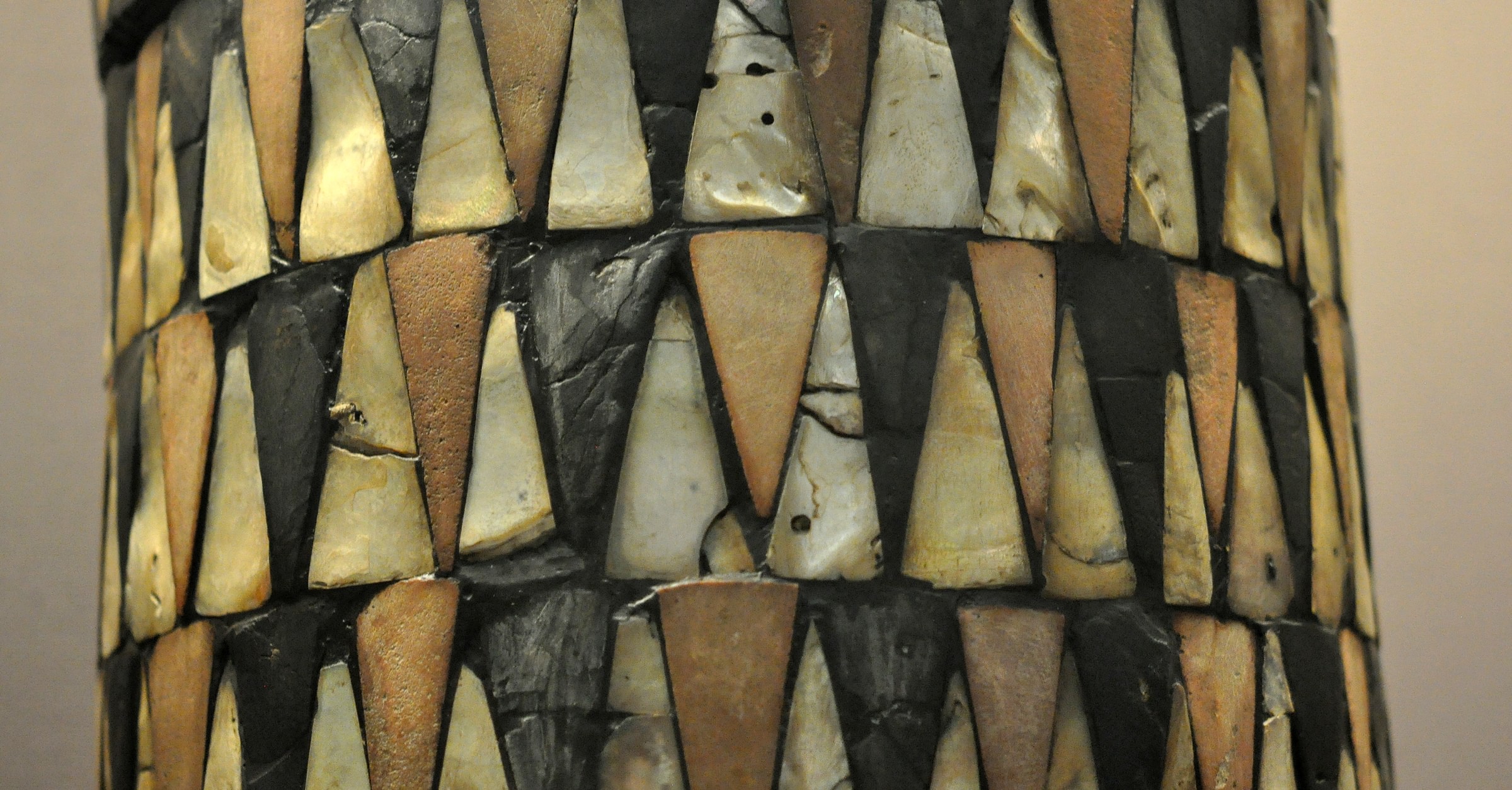 Mosaic Column from the Temple of Ninhursag - World History Encyclopedia