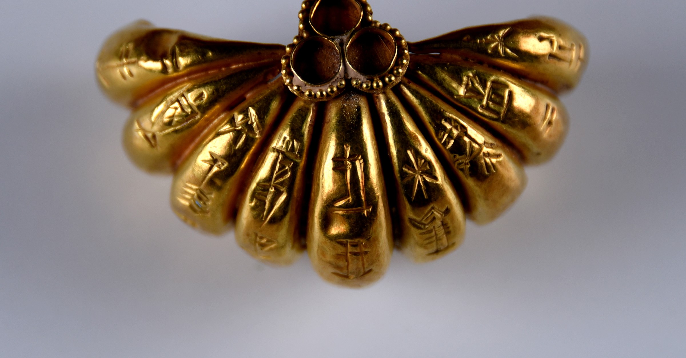 Cuneiform, Gold Earring from Ur III - World History Encyclopedia